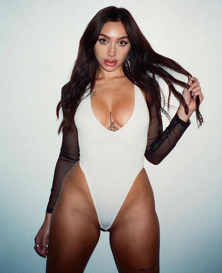 Sisi Rose Free Nude Pics Galleries And More At Babepedia 5376